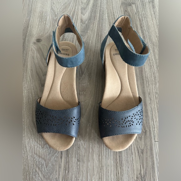 Earth Origins | Shoes | Earth Origins Kendra Krystal Leather Wedge ...